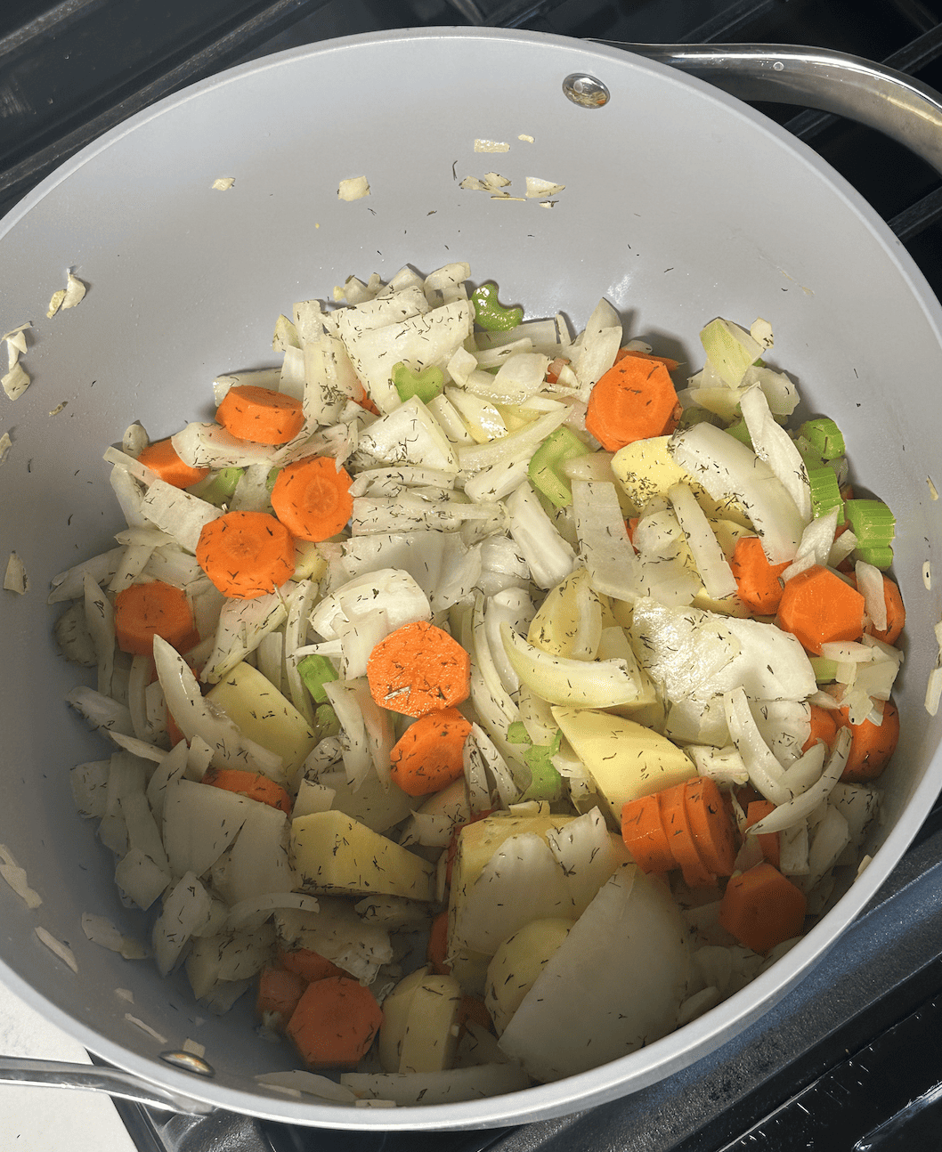 Veggie Pot Pie Soup - Lesswithlaur